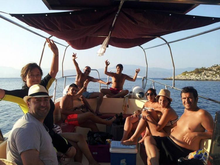 boat diving greece | RUSHKULT