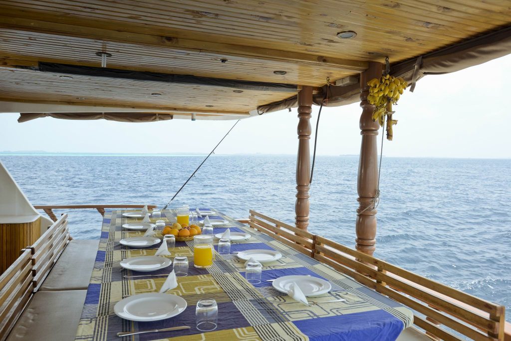 breakfast on deck | RUSHKULT