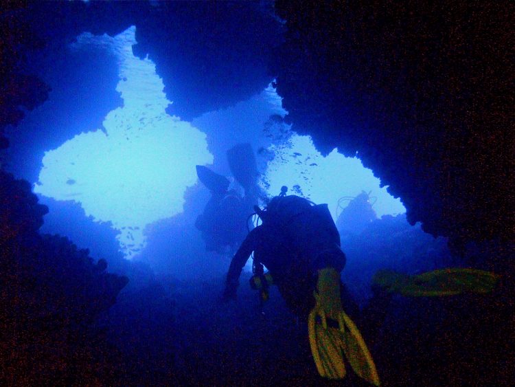 cavern dive 2 | RUSHKULT