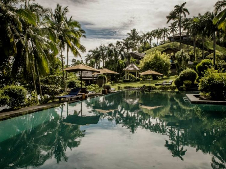 resort pool kopie | RUSHKULT